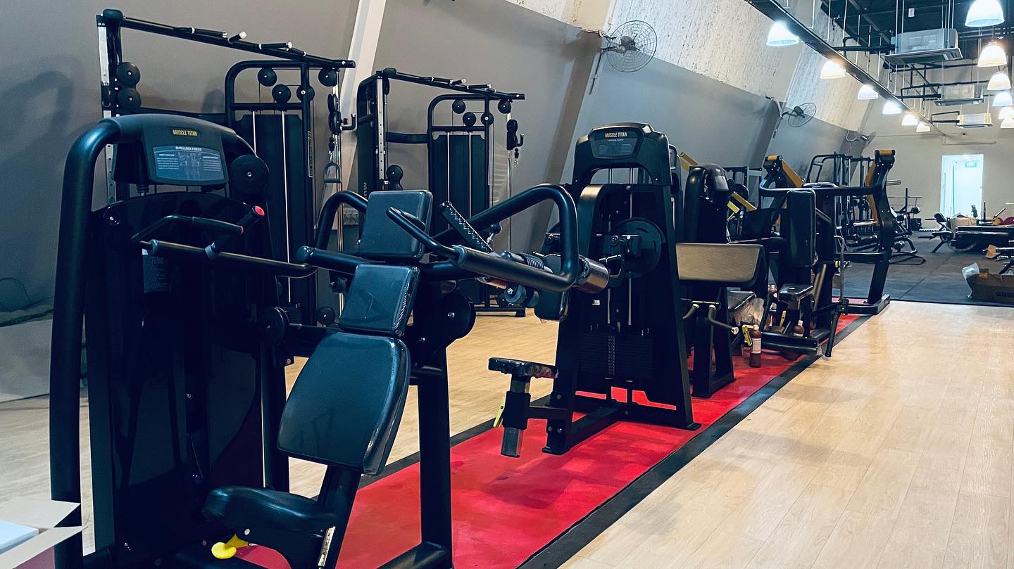 Dennis Gym Pte Ltd @ 161 Kitchener Road